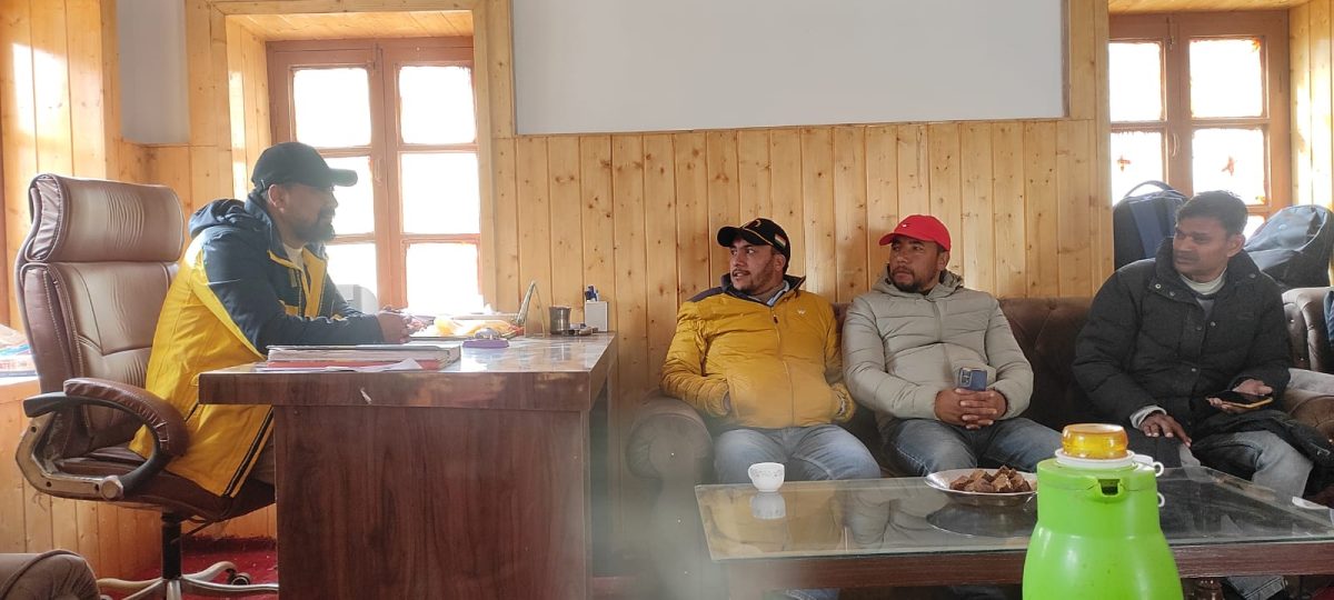 Councillor Ashiq Ali visits GDC Campus, GHSS Sankoo – Indus Dispatch