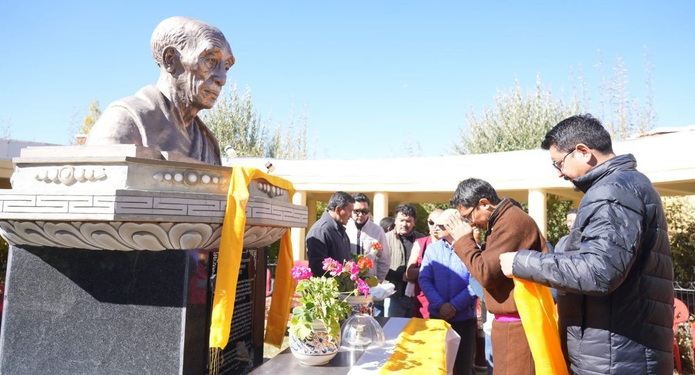 Tributes paid to Late Kushok Gyalsras Bakula Rinpoche on his 20th death ...