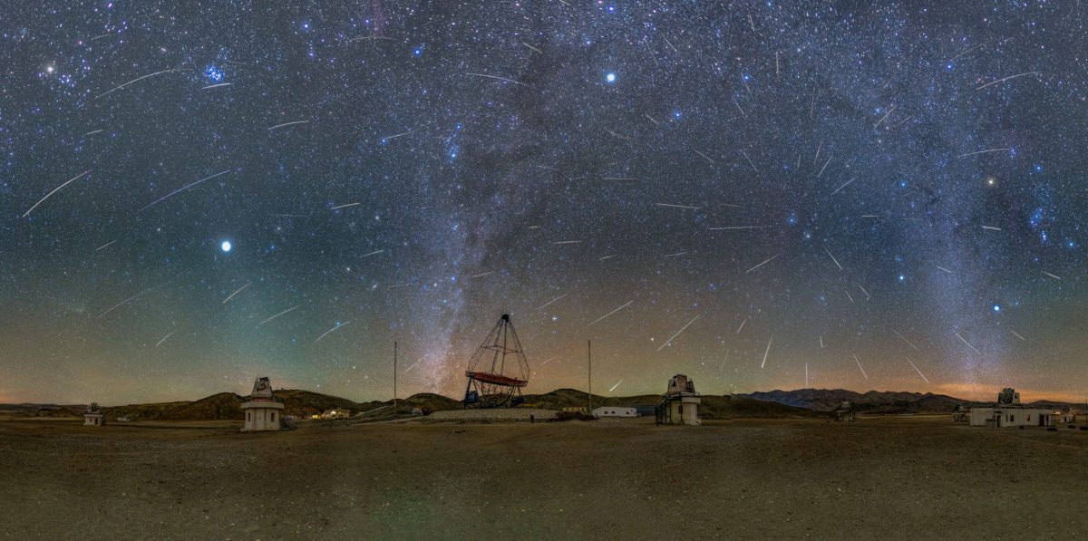Geminid meteors rain from sky in incredible picture from India’s Dark ...