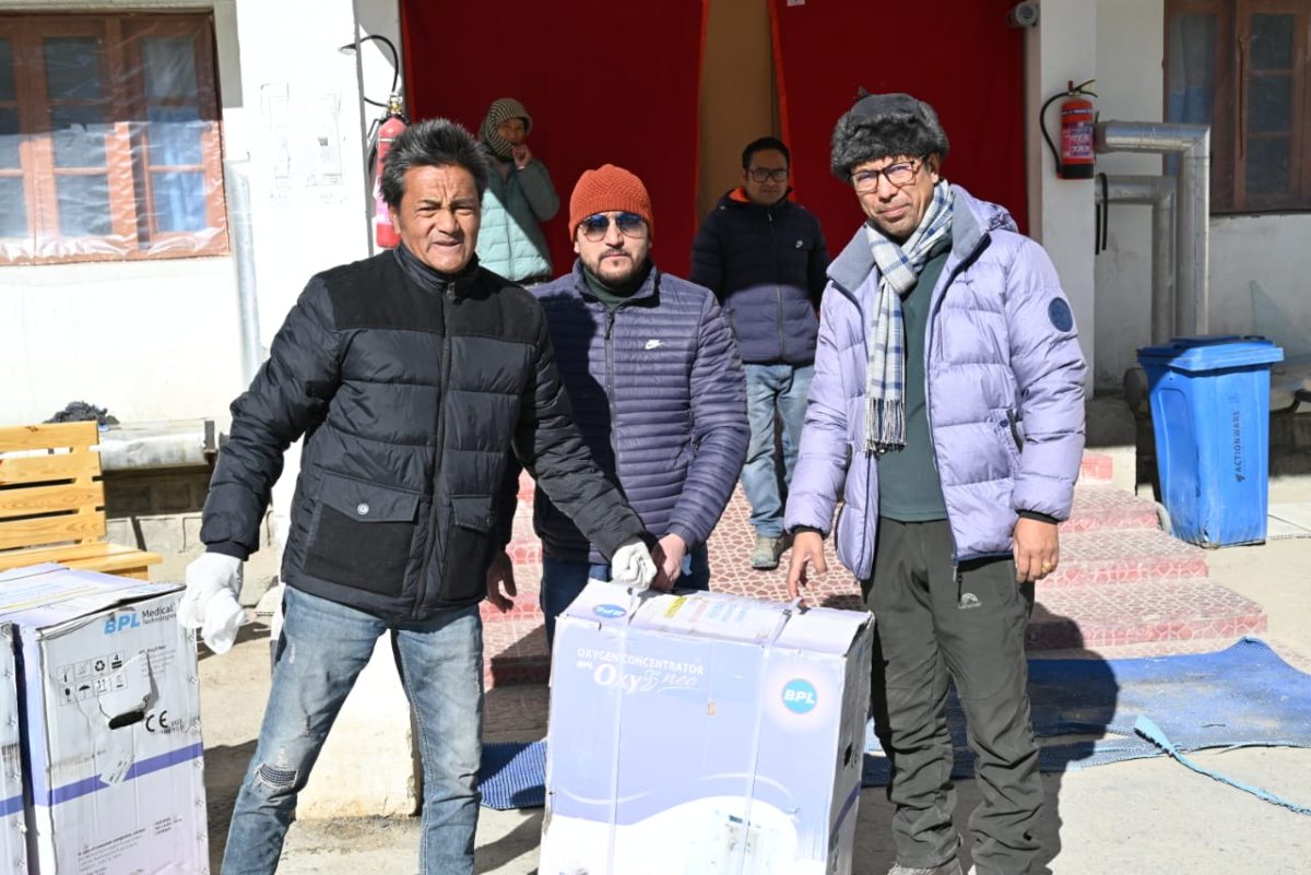 EC Tashi distributes oxygen concentrators in Zanskar – Indus Dispatch