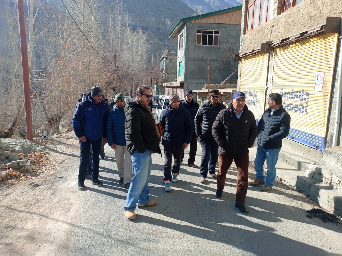 Director Tahir Hussain visits various locations of MC Wards in Kargil ...
