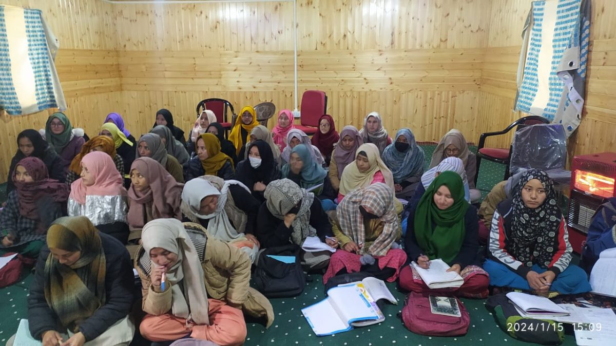 EC Zakir Hussain inspects residential winter classes at Kargil, Pashkum ...
