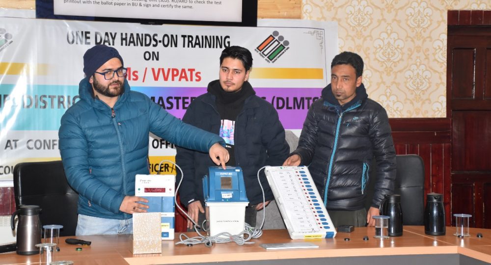 One day hands-on training on EVMs, VVPATs held at Leh – Indus Dispatch