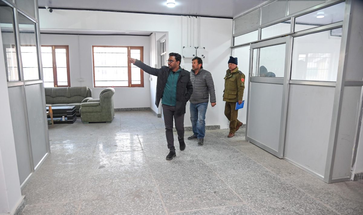 LS Elections-2024: DC Suse inspects Election Strong Room, counting ...