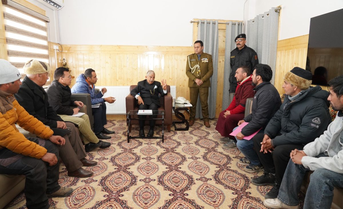 Delegations from Skyu-Markha, Darchik-Garkone call on LG Mishra – Indus ...