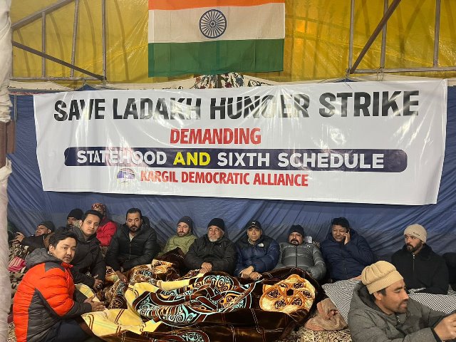 Hunger strike demanding Sixth Schedule, Statehood for Ladakh begins in ...