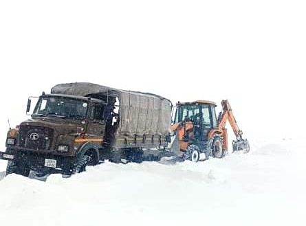 Four stranded ITBP vehicles rescued in snow-bound Ladakh – Indus Dispatch