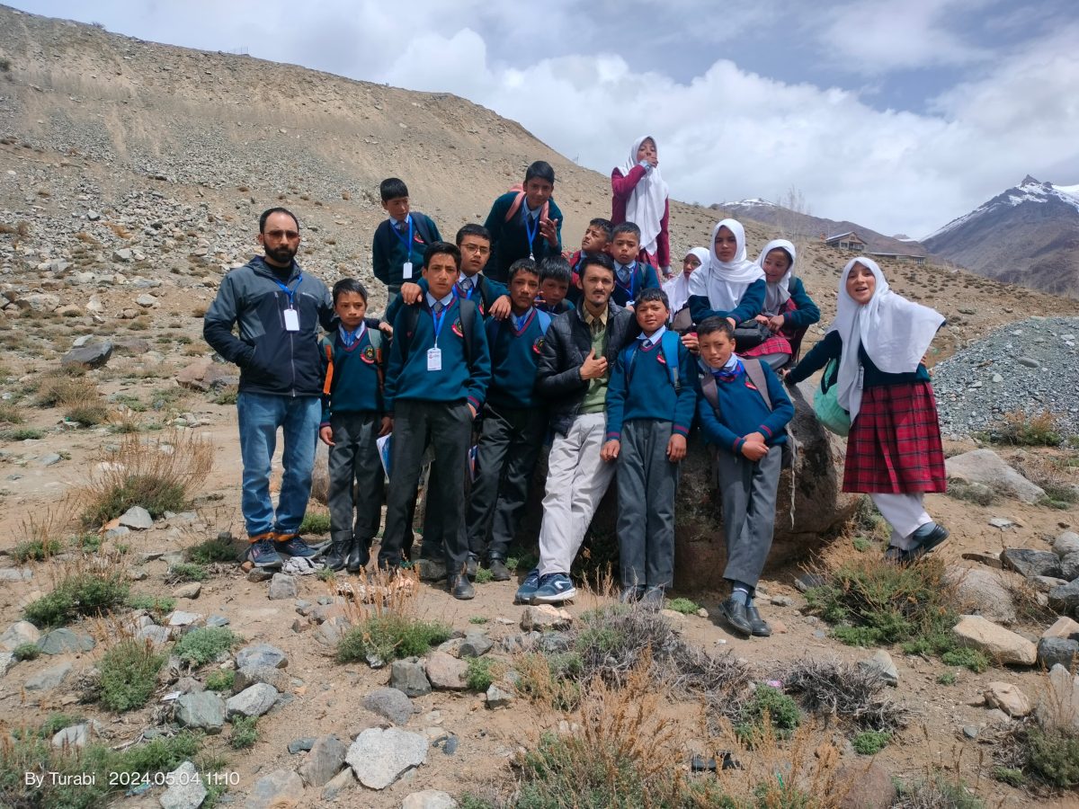 PM Shri Govt Middle School conducts ‘Know Your Village’ tour for ...