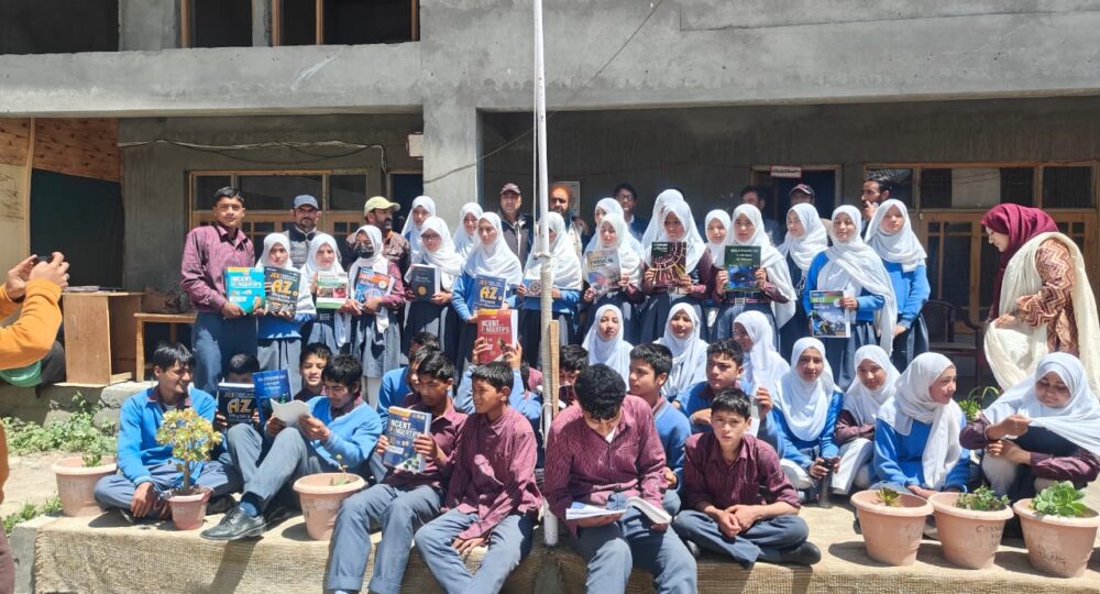 Dr Rajesh Pillania donates NEET, JEE Advanced reference books to GHS ...