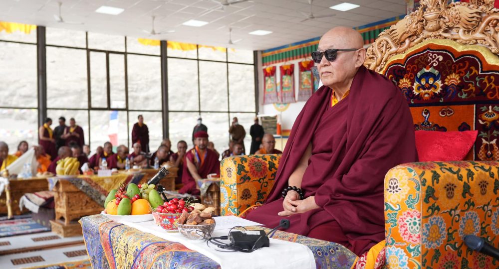 HH Drikung Skyabgon Chetsang Rinpoche blesses people of Sham region ...