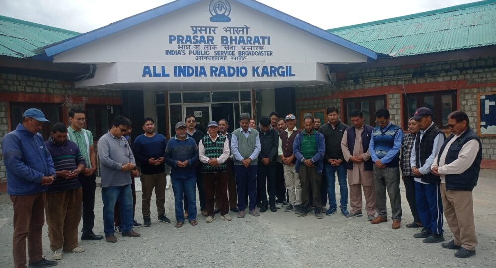 Akashwani Kargil mourns loss of their colleague Mohd Hassanian – Indus ...