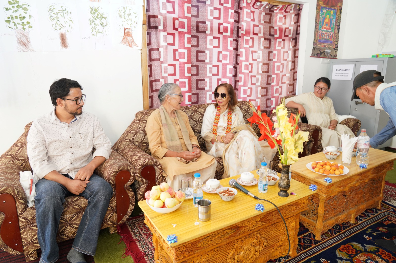 First Lady Neelam Mishra visits Munsel Society, inaugurates nursery ...