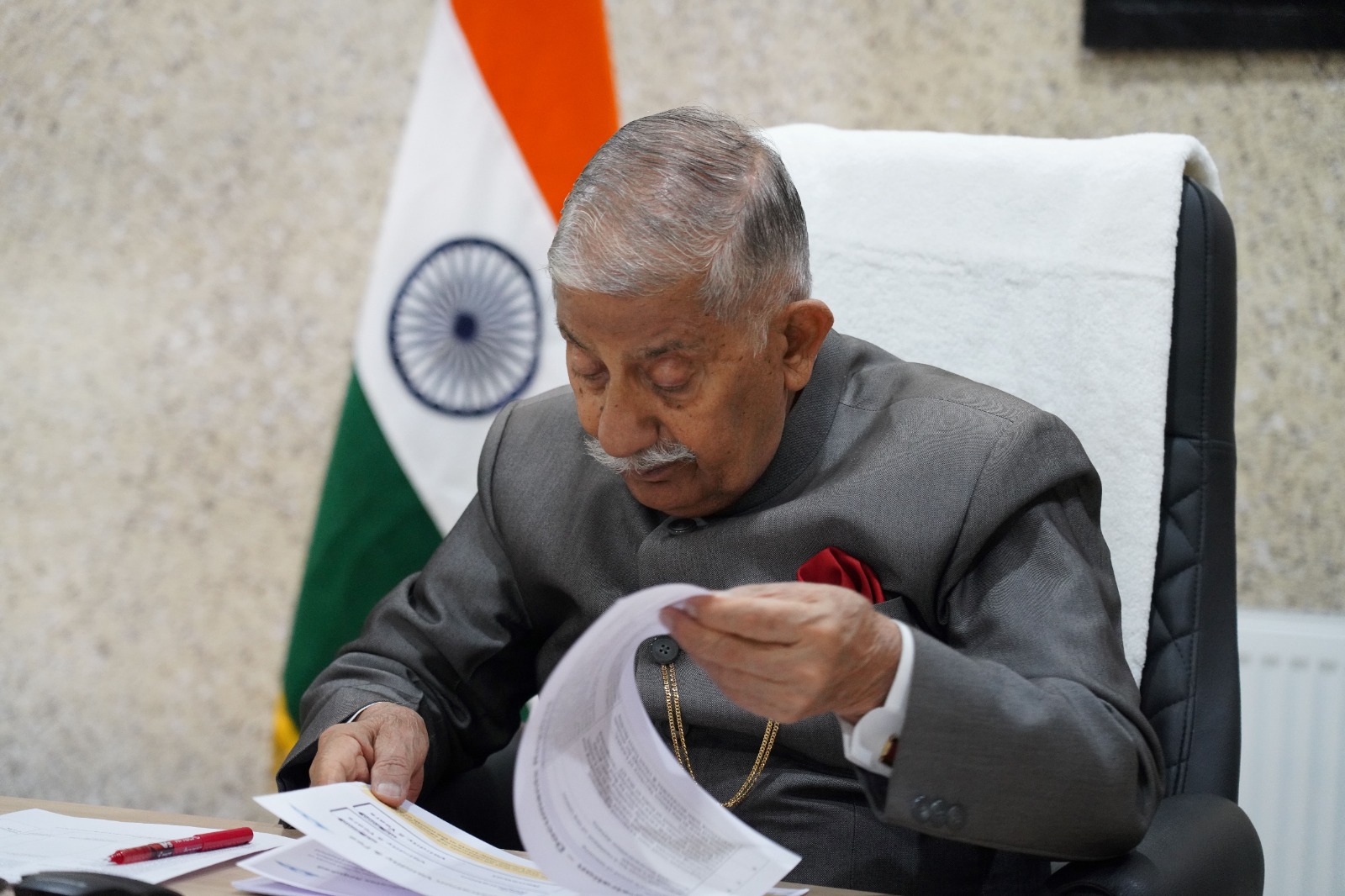 LG Mishra gives green signal to Green Hydrogen Roadmap for Ladakh-2030 ...