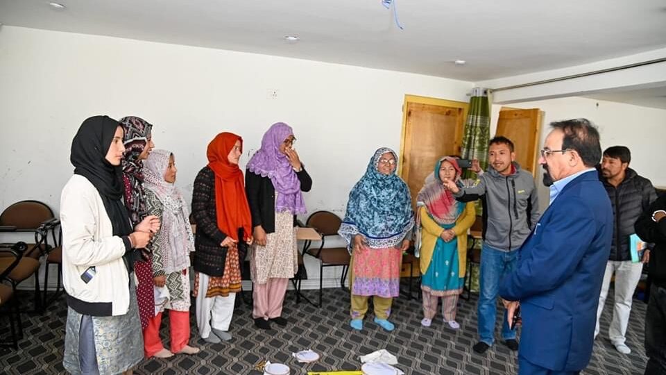 CEC visits RSETI Centre Kargil, emphasizes on youth empowerment through ...