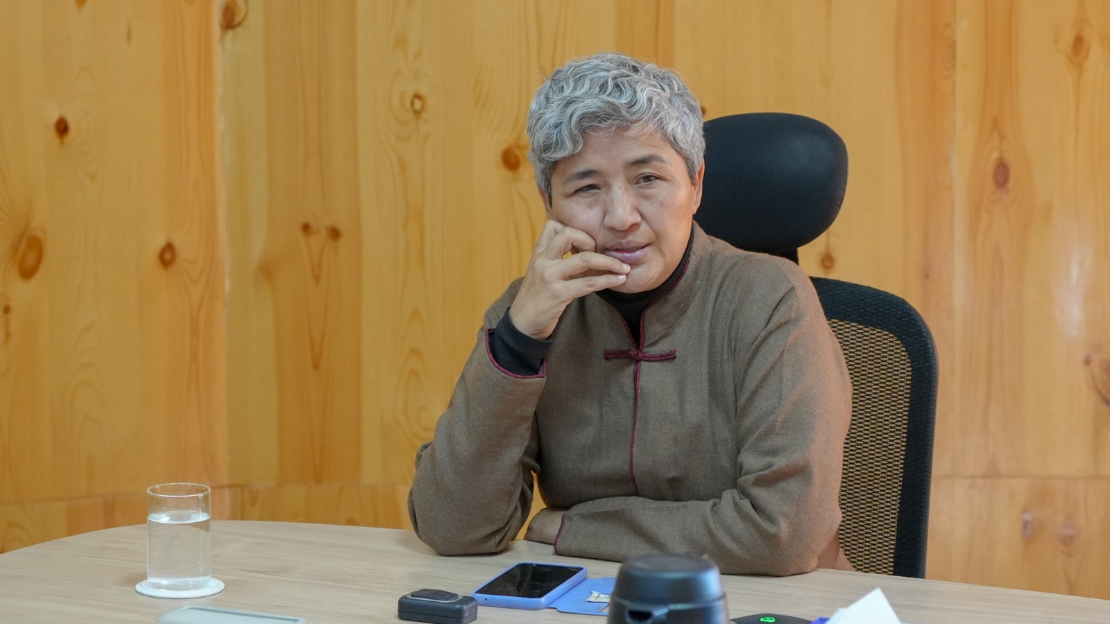 Padma Angmo resolves SSSJKL, PMSSS issues for session 2025-26 – Indus ...