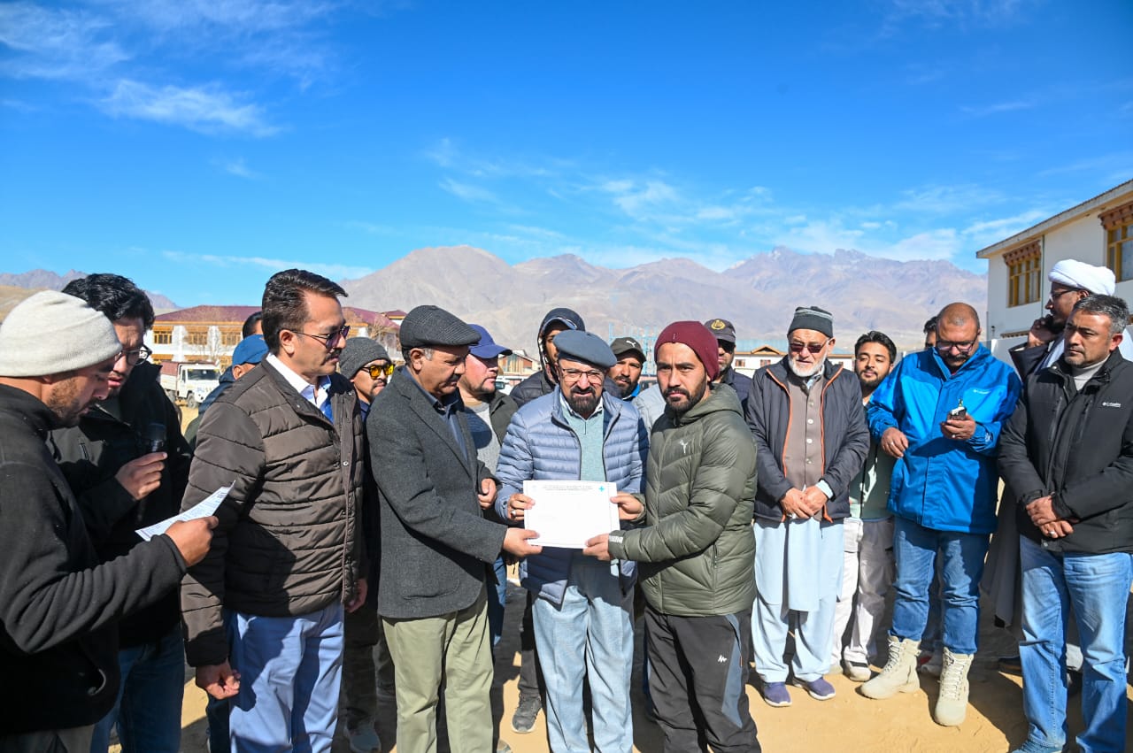 CEC Akhoon attends distribution of high-yielding cross-breed Jersey ...