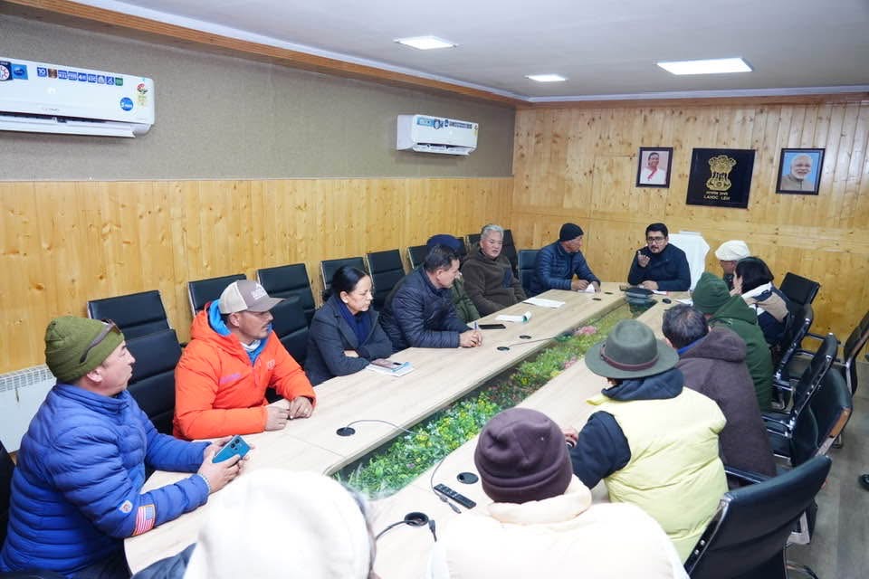 Chadar Trek to begin on 7 Jan ‘25; CEC Reviews Preparations – Indus ...