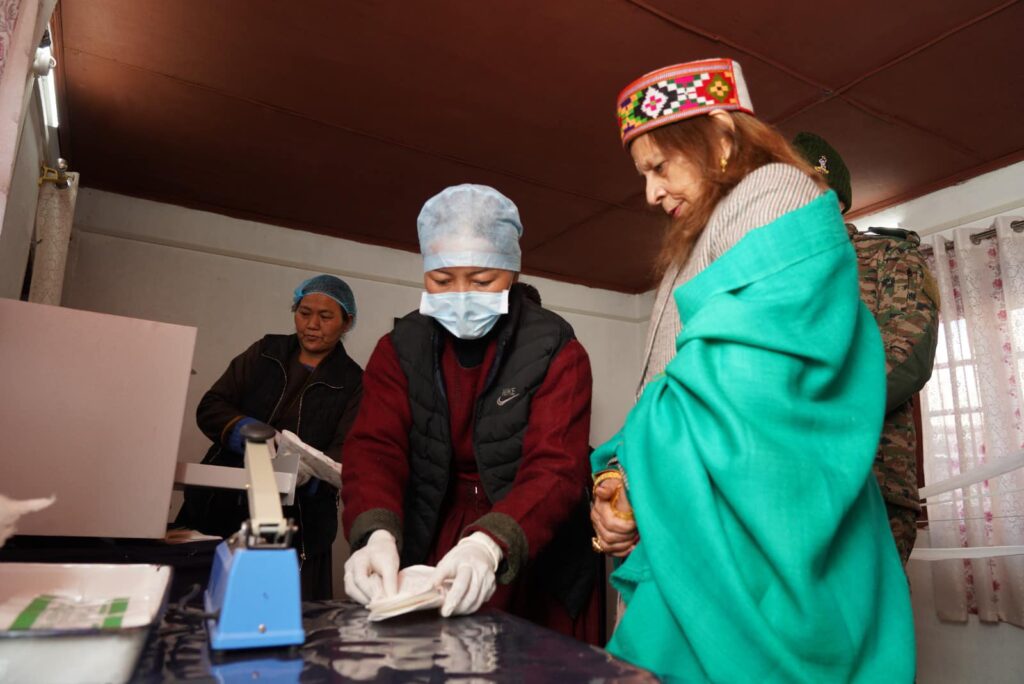 First Lady Neelam Mishra visits Sakhi Ama Tsogspa in Marstelang – Indus ...