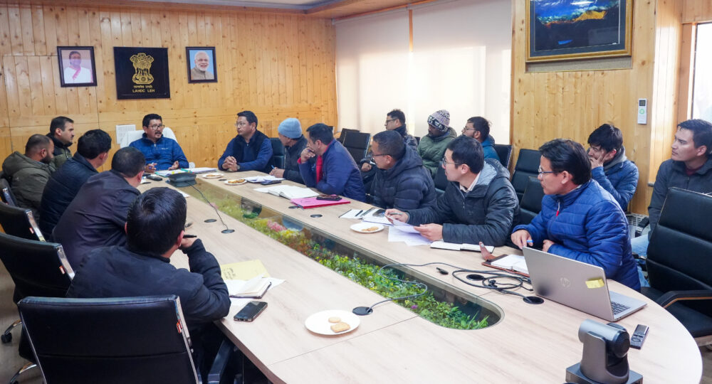 CEC Reviews Progress of 25 MW Solar Power Project at Taru – Indus Dispatch