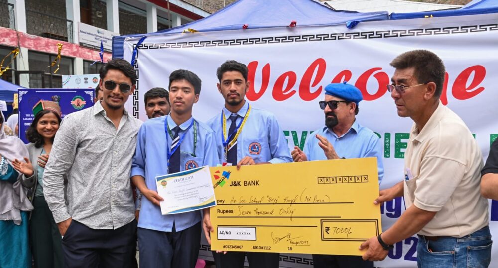 Akhoon Attends 52nd RBVP District-Level Science Exhibition at DIET ...