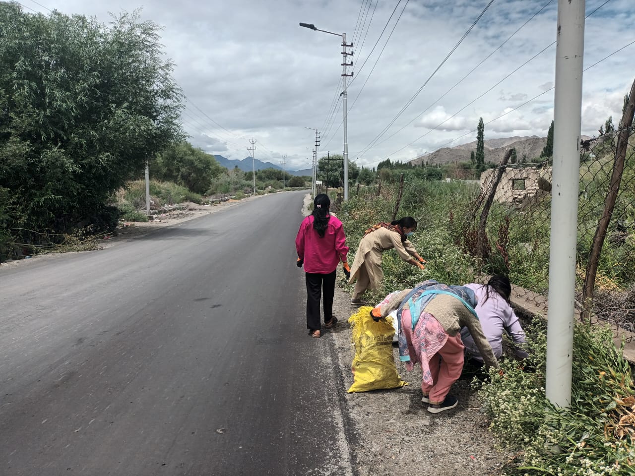 Cleanliness drive held along Indus by LPCC – Indus Dispatch