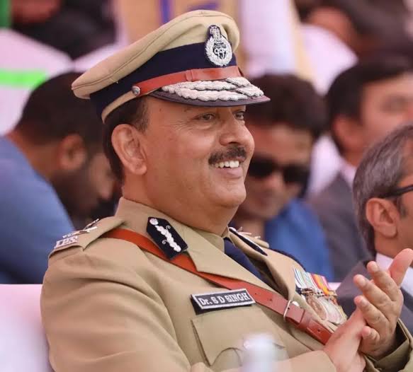 3 Ladakh Police Officials Receive Medal for Meritorious Service; DGP ...
