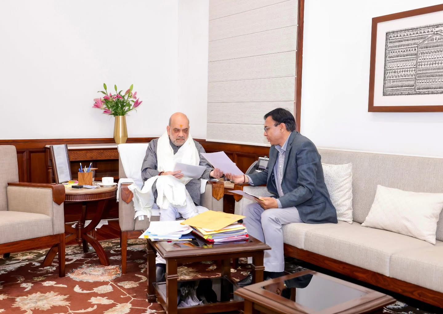 MP Haneefa Jan meets Home Minister, demands confidence building ...